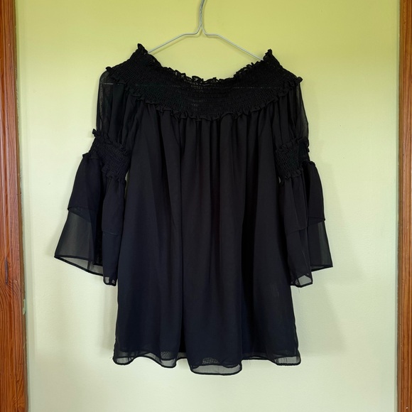Max Studio | Tops | Nwt Max Studio Womans Black Off Shoulder Flowy Top ...